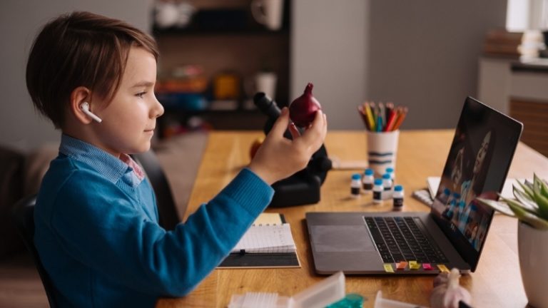 The impact of the digital age on childhood: risks and opportunities – ODILO