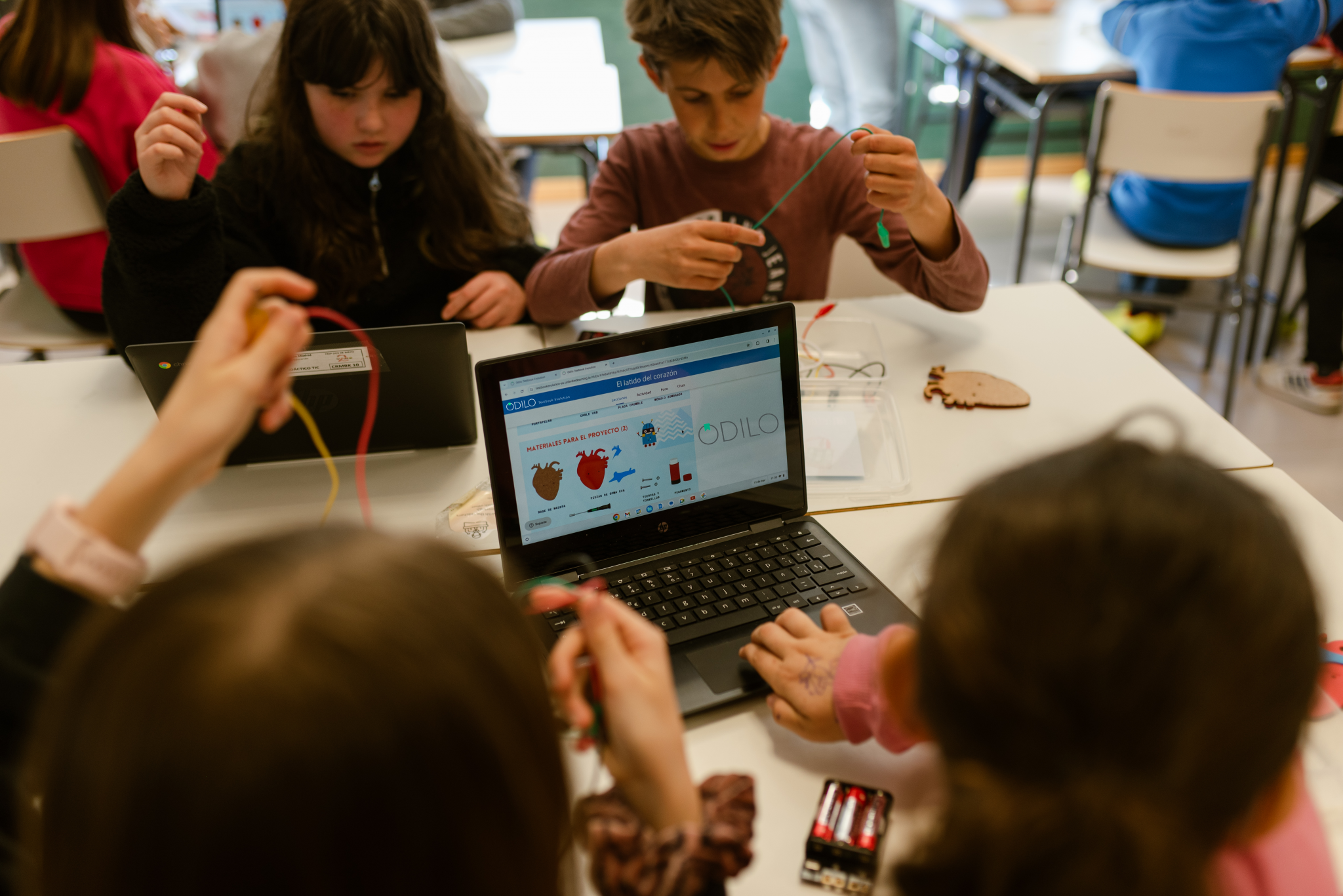 Write down these learning situations that will help you to introduce robotics in your classrooms ...